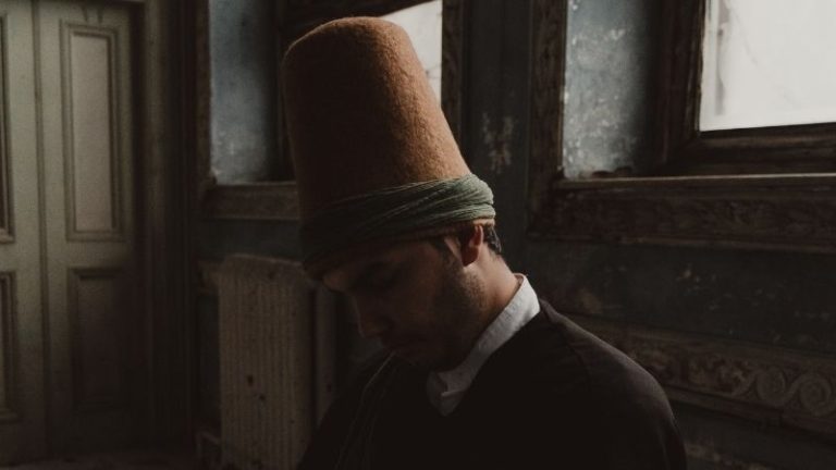 What does a dervish's hat symbolise? - Rumi Revival